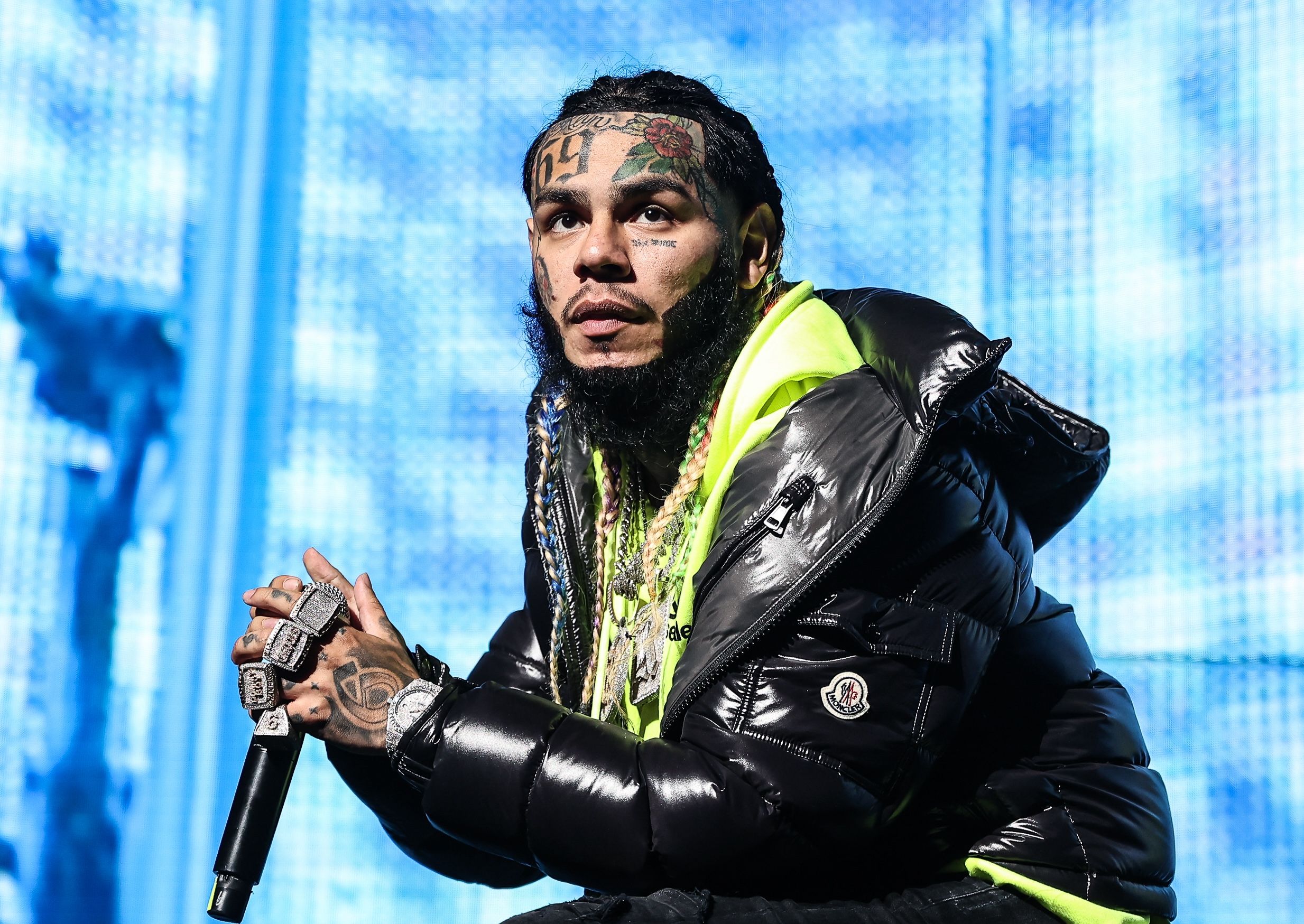 6ix9ine Slams Jim Jones Over Treatment Of Mel Murda After Prison