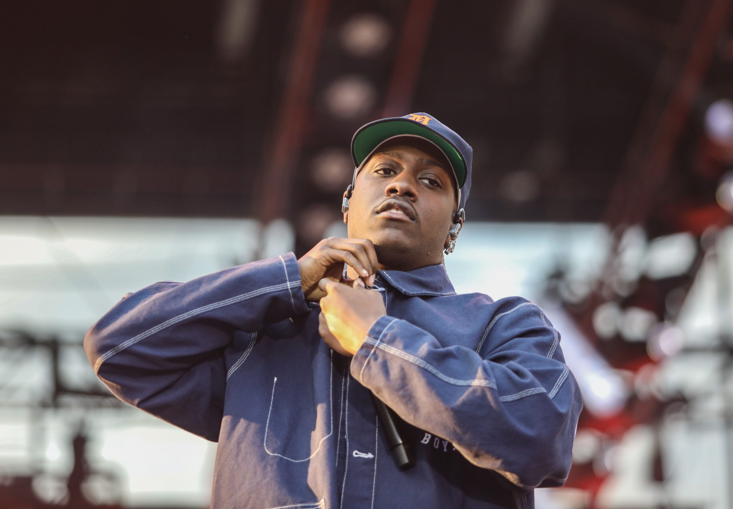 Lil Yachty Catches Heat For Aloof Interaction With Male Fans At Meet ...