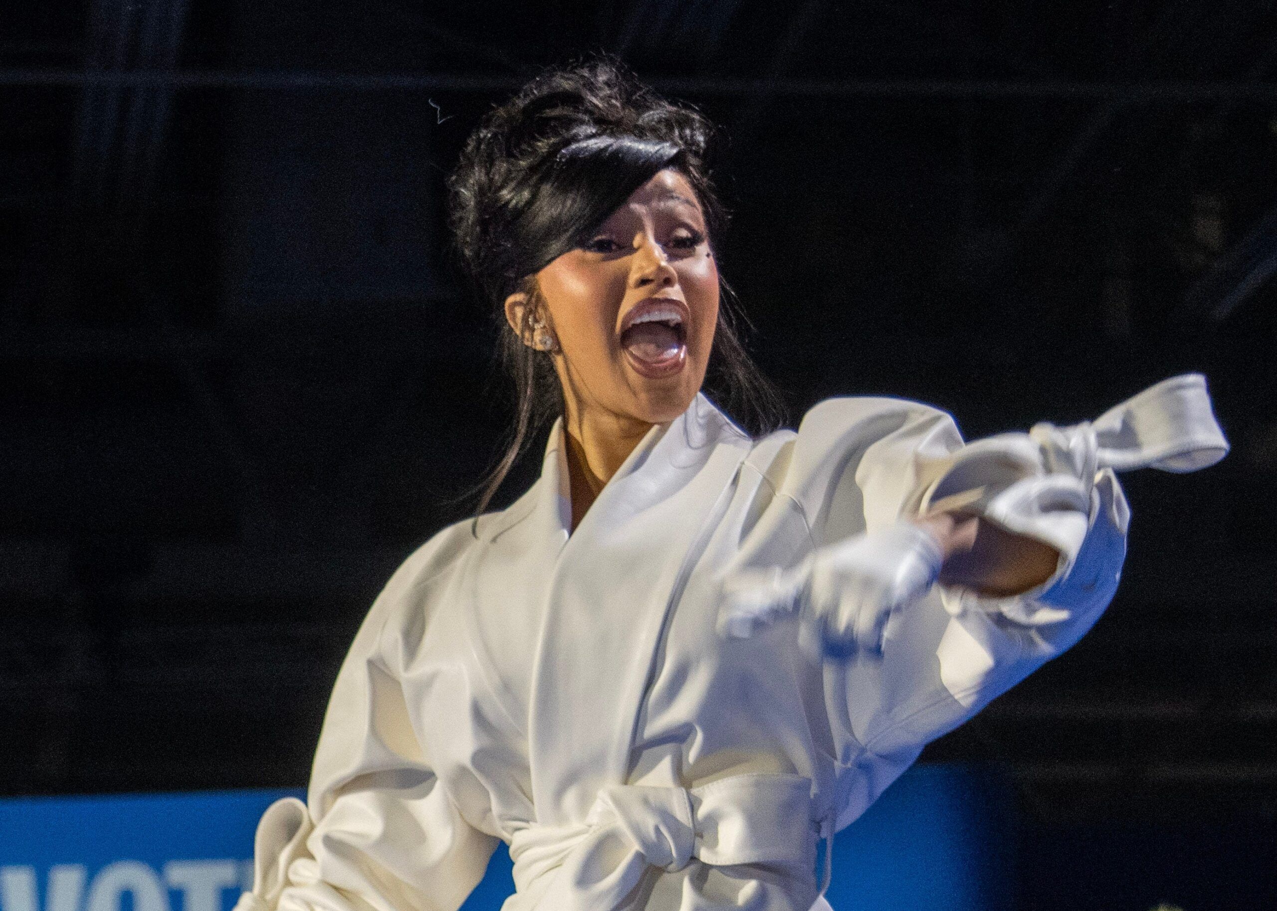 Tia Kemp Delivers Hilarious Take On Cardi B & Nicki Minaj Beef