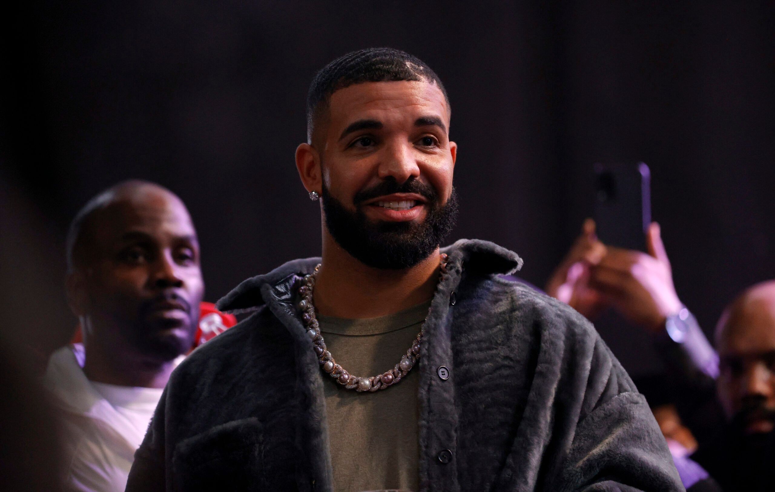 Drake Likes Halsey's Video Comparing Kendrick Lamar To Dax