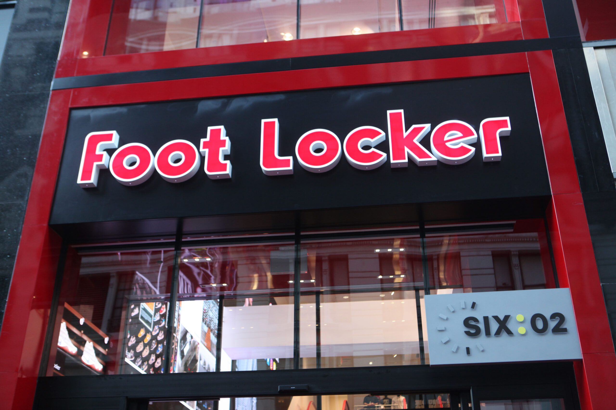 Hundreds Of Foot Locker Stores Set To Close Down