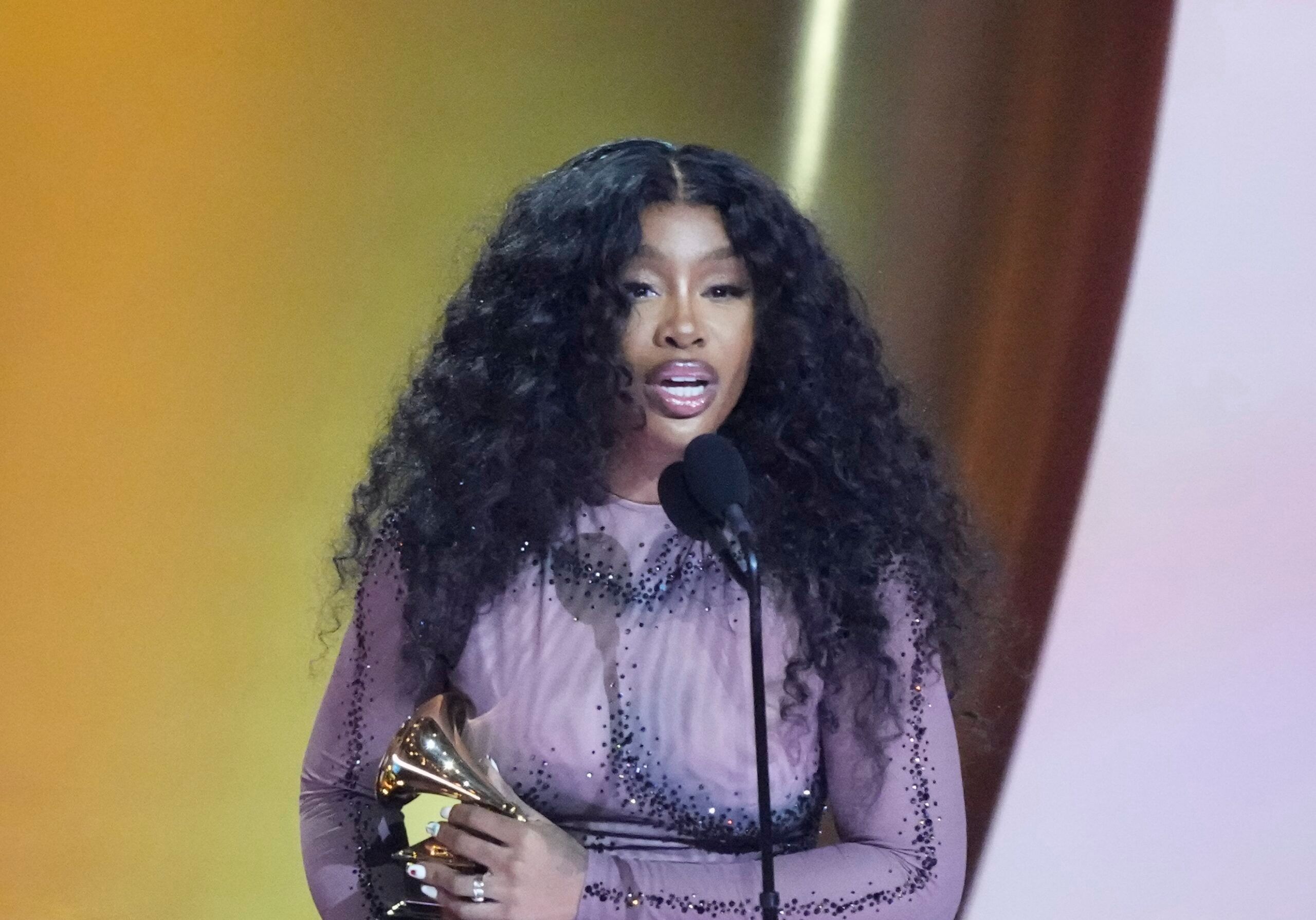 SZA Defends Performing Drake Collab On Kendrick Lamar Tour