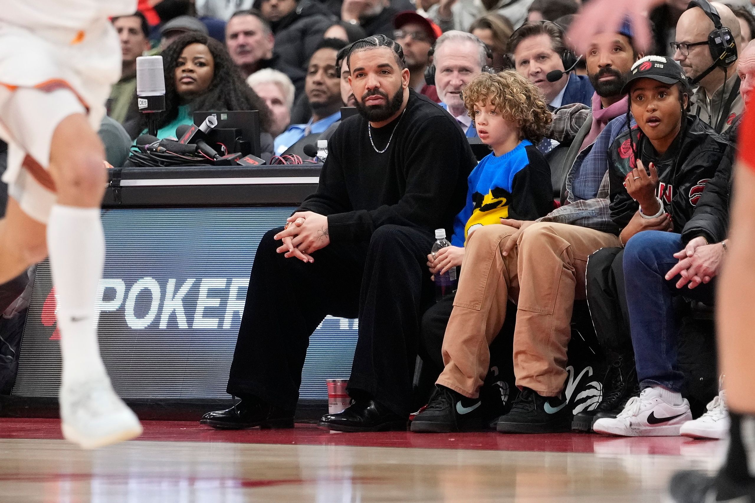 Drake Pops Out In Houston While Fans Beg For New Album "ICEMAN"