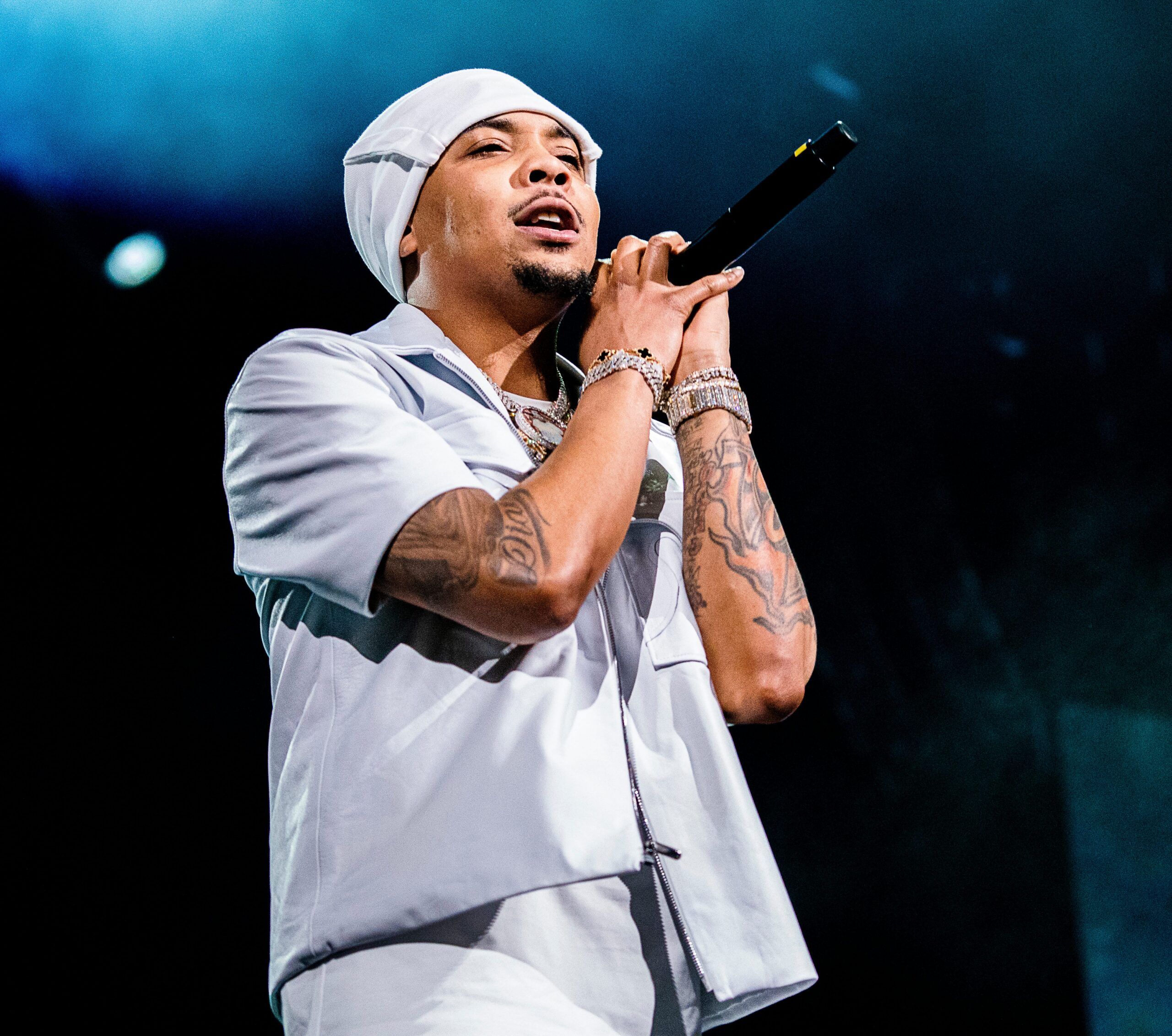 G Herbo Keeps It Cool After Fan Flashes Gang Signs In His Face At The Club