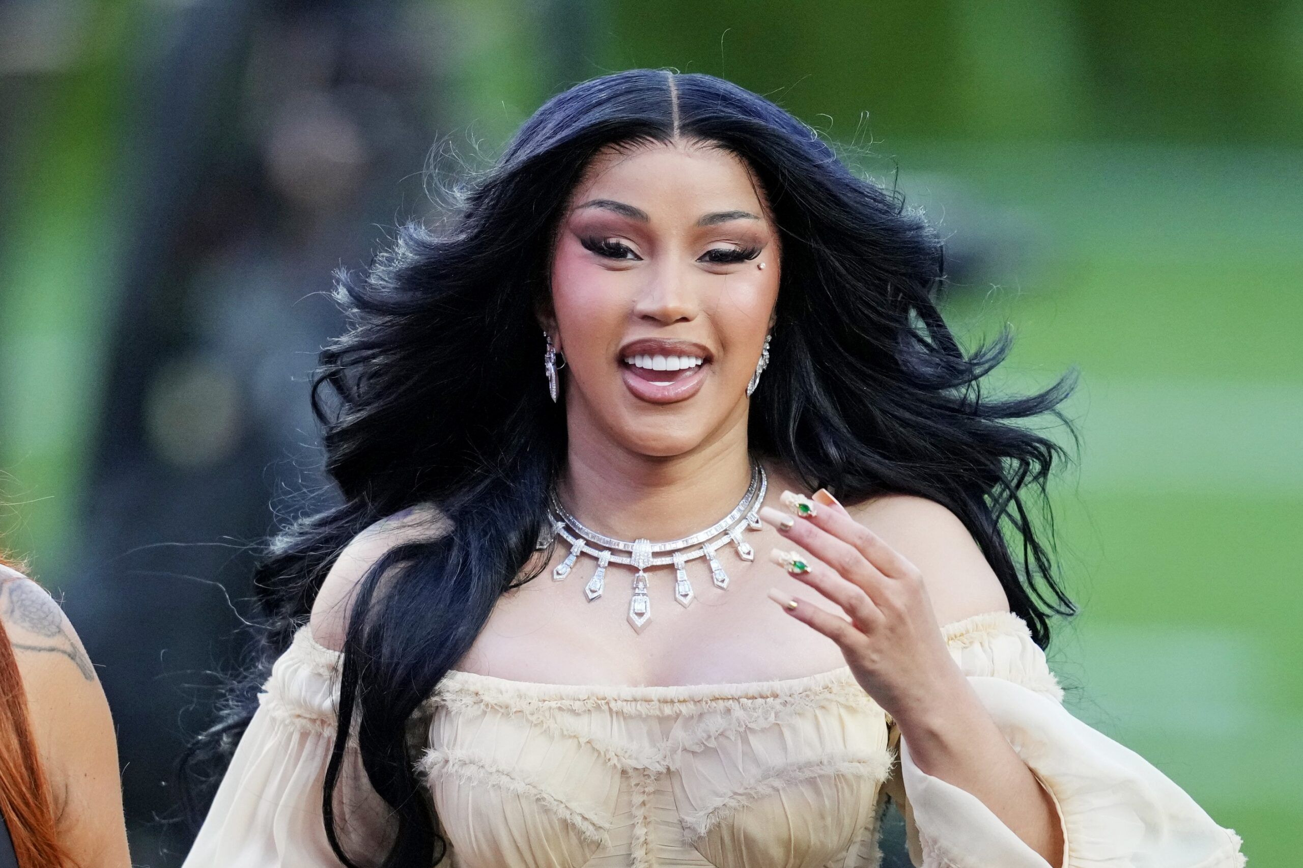 Cardi B Shades BIA With Mute Challenge On “Little Miss Drama” Tour