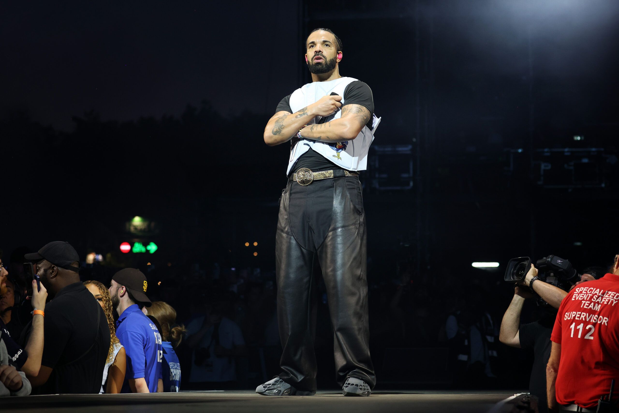 Drake Reveals His Relatable Texting Habits
