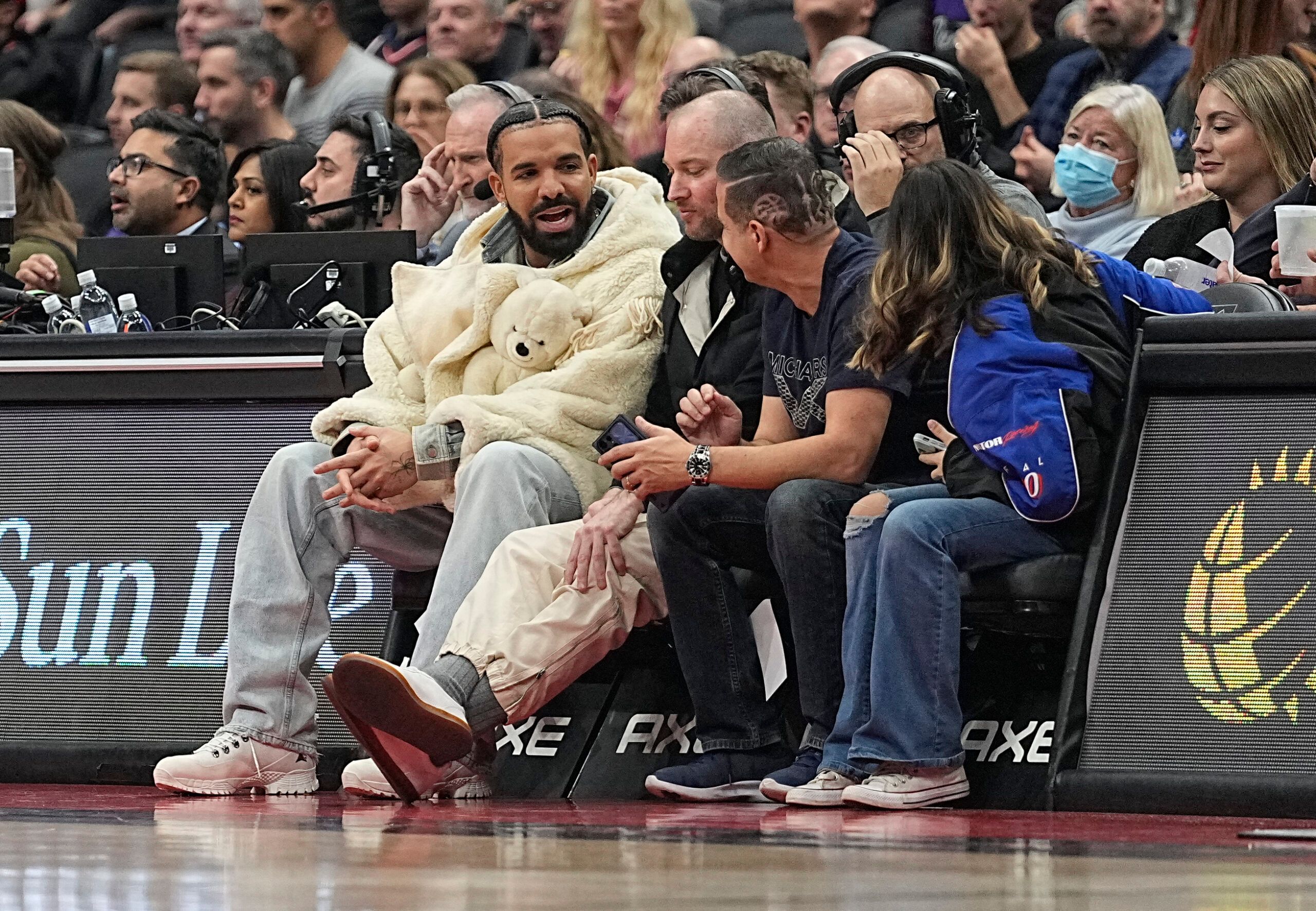 Drake's "ICEMAN" Receives Monstrous Third-Week Sales Projections