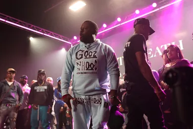 T-Rex Seems To Suffer Seizure In The Middle Of Live Rap Battle