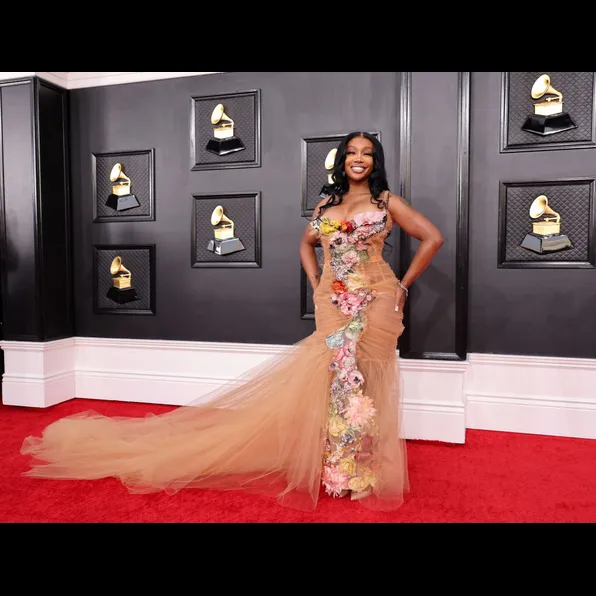 SZA Explains Decision To Get A BBL: "I Treat My Butt Like A Purse"