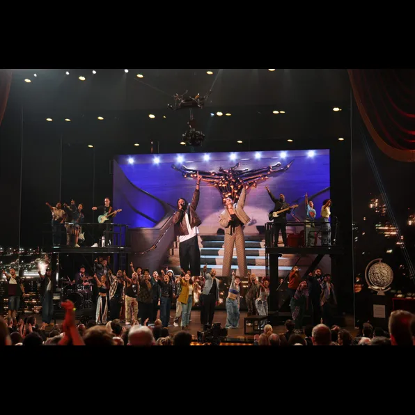 Alicia Keys & JAY-Z Reunite To Perform "Empire State of Mind" At The ...