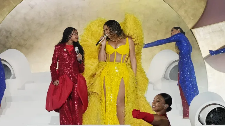 Beyonce Brings Blue Ivy To Dance On Stage During "My Power" Performance