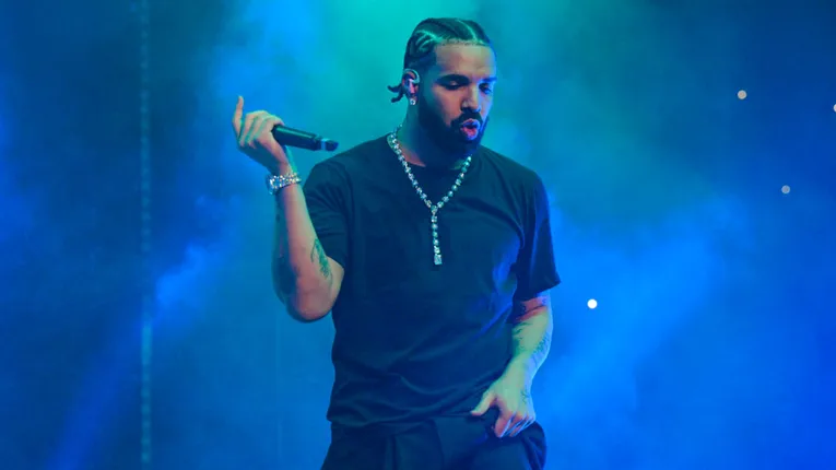 Drake Shares Behind-The-Scenes Pics From "Oh U Went" Video