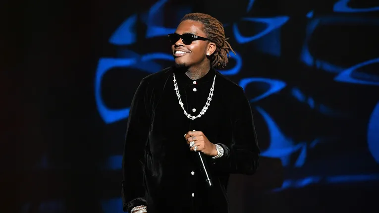Gunna Accompanies Jodie Joe, Fashion Nova Model, On Shopping Spree: Photos
