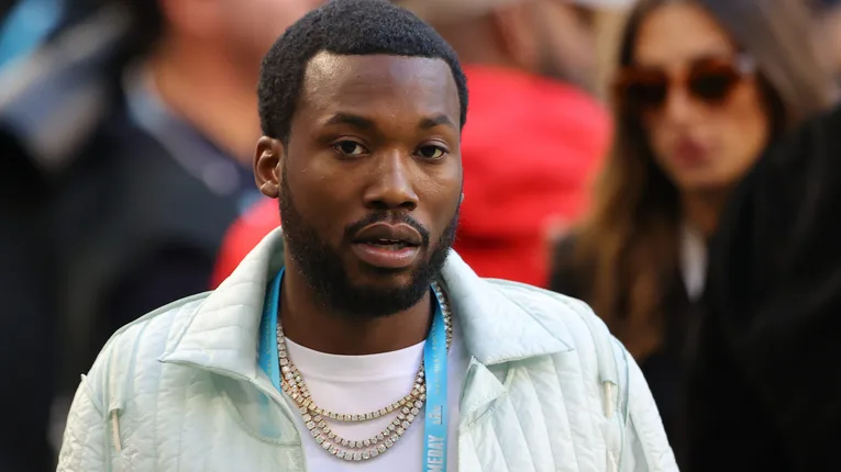 DJ Akademiks Claims Meek Mill Sent Police To His House, Wants To Box Him