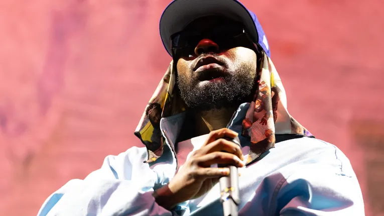 Kendrick Lamar Eclipses Drake In Monthly Spotify Listeners Following ...