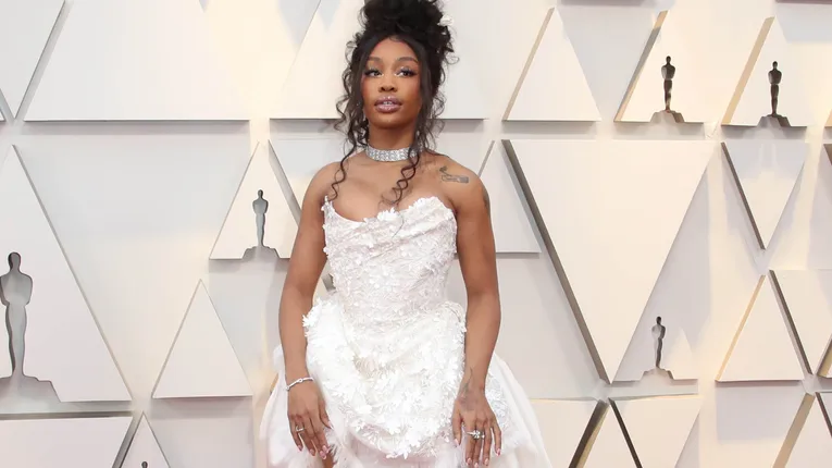 SZA's "SOS" Album Makes Her The First-Ever Woman's Hip-Hop/R&B Album To ...