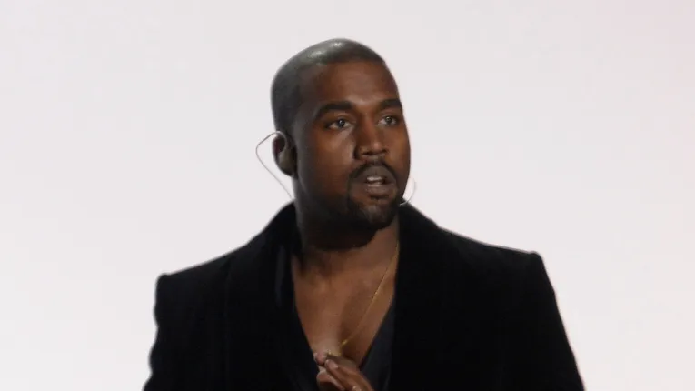 Kanye West Gifts Top5 A Swastika Chain