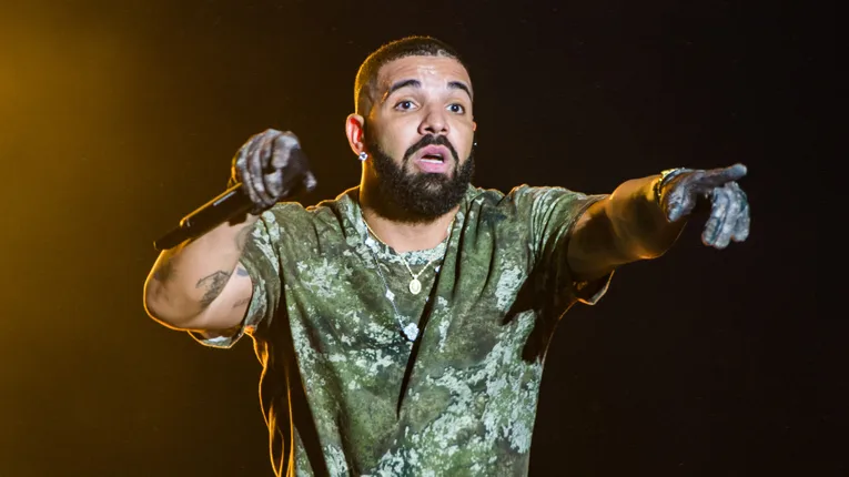 Drake Claps Back At Fan Who Called Him A B*tch During Livestream