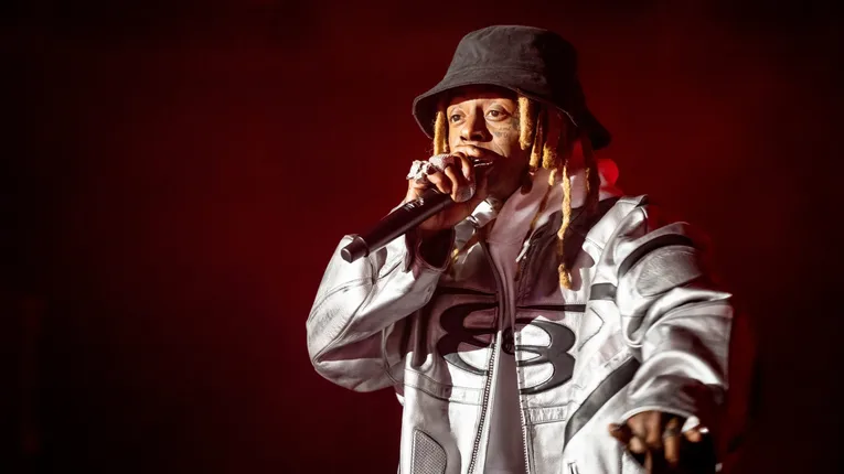 Lil Wayne's Rock Performance Divides Fans During Latest Concert