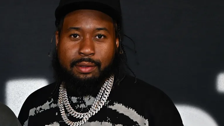 DJ Akademiks & Summyah Get Into Heated Fight Over Escort Allegations
