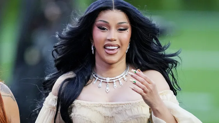 Cardi B Shades BIA With Mute Challenge On “Little Miss Drama” Tour