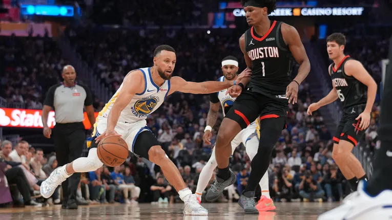 Steph Curry Rocked Dwyane Wade's Li-Ning In His Return Game