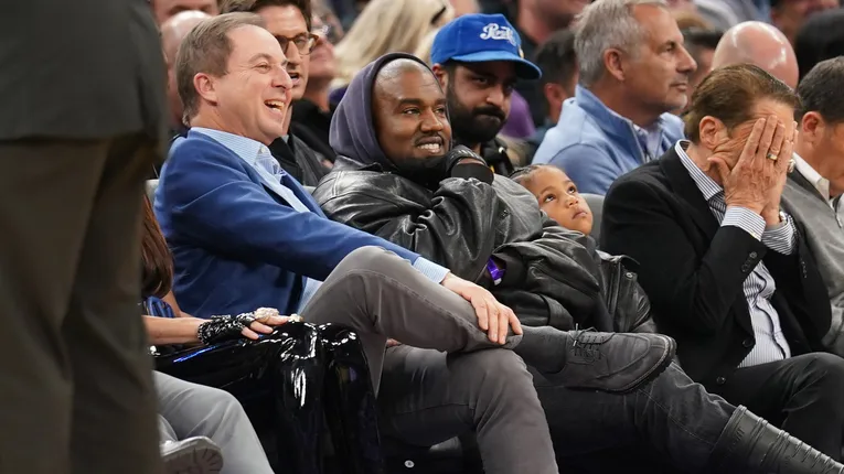 Kanye West Shouts Out Michael Jackson During Netherlands Show