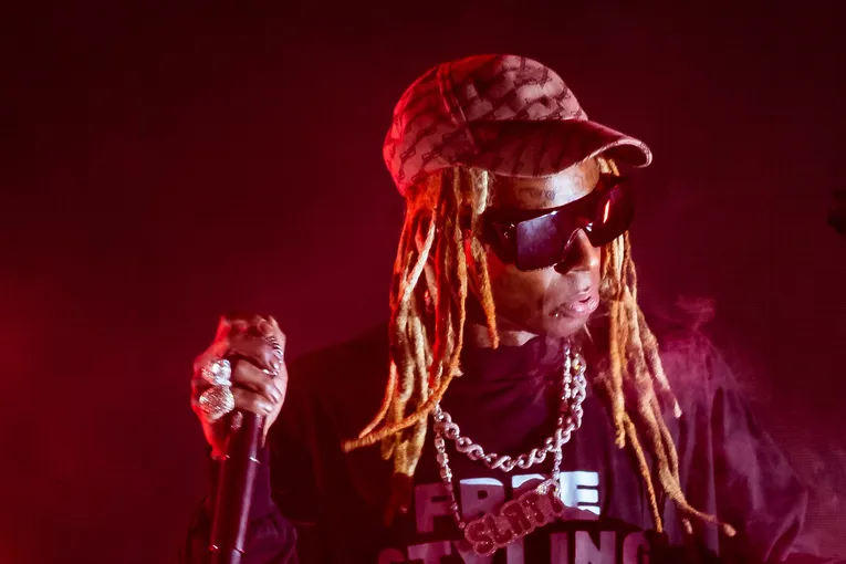Lil Wayne Shows Off Dance Moves On Tour