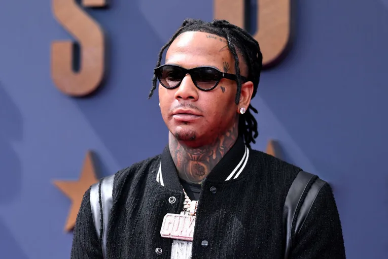 Rod Wave's Dad Goes Off On Moneybagg Yo: "You Want To Shoot Me?"