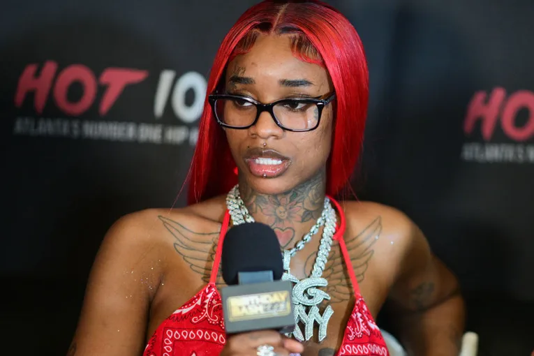 Sexyy Red Roasts Fans' "Lowercase" Dreads