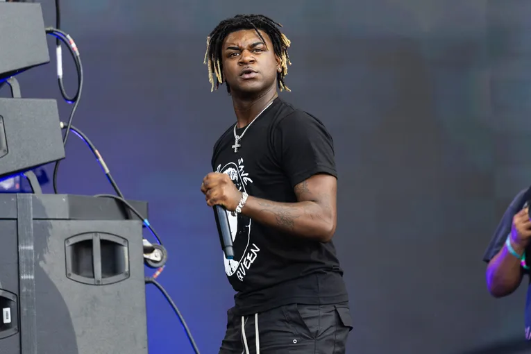 Ken Carson Fan Chucks Bible At Him During Concert: Watch