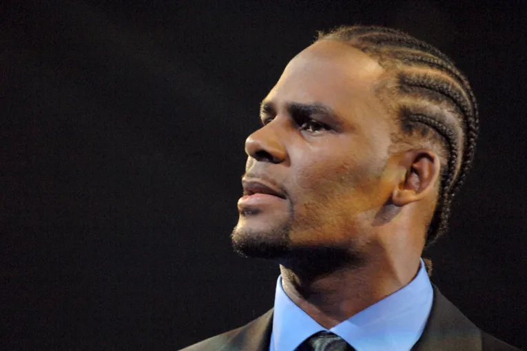 R. Kelly Claims Ignorance Over $10.5 Million Lawsuit Against Him For ...
