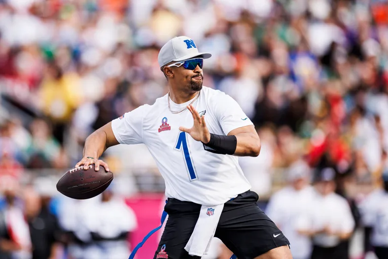 Jalen Hurts Shaves His Goatee, Fans Are Devastated