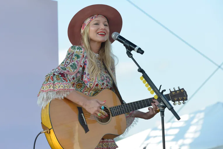 Jewel Net Worth 2024: What Is The Singer Worth?
