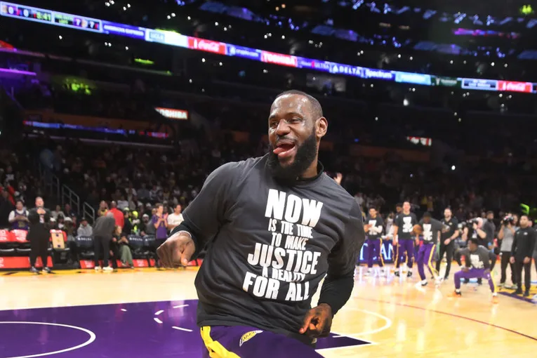 LeBron James Spotted Dancing To Kendrick Lamar's Drake Diss "Not Like Us"
