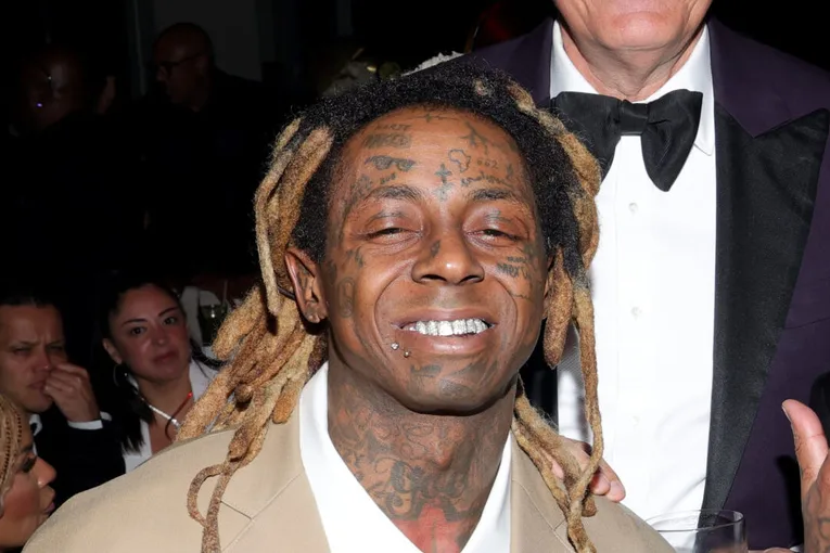 Lil Wayne Celebrates The 20th Anniversary Of "Tha Carter" By Putting ...