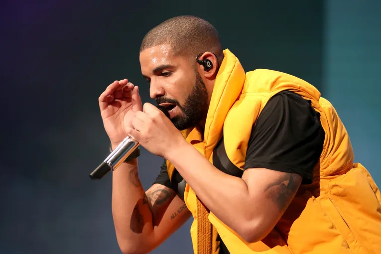 Drake Hit With A Flurry Of Unfortunate Jokes And Snide Comments ...