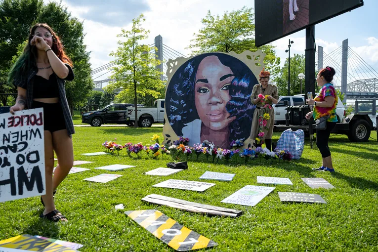 Judge Dismisses Charges Against Two Former Cops Involved In Breonna ...