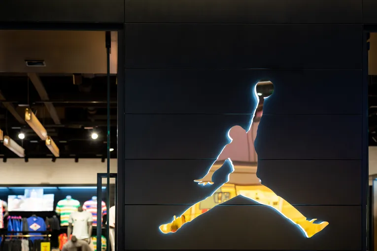 A New Air Jordan 1 High OG Officially Joins The Off-White x Jordan ...