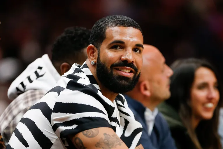 Drake Gets Ripped To Shreds After Debuting Pigtails