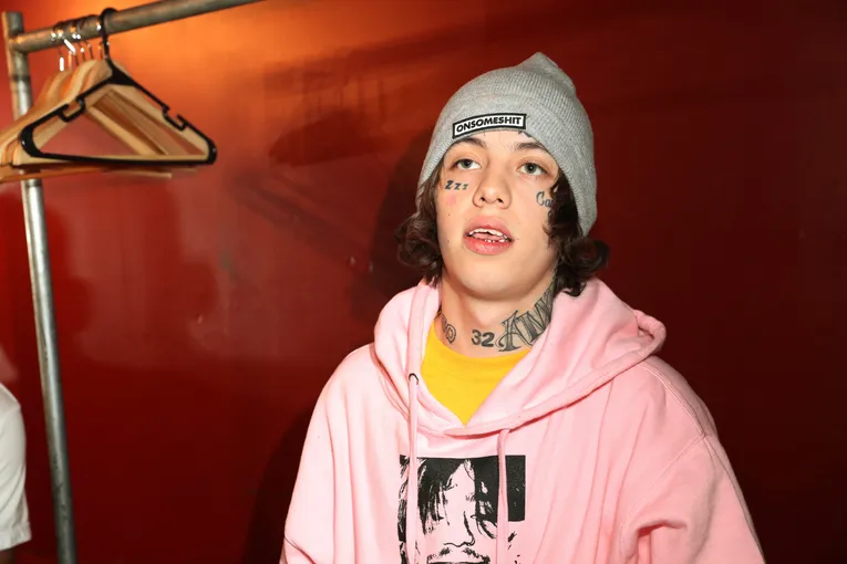 Lil Xan Gets Body-Slammed In New Footage Of His Mid-Concert Attack ...