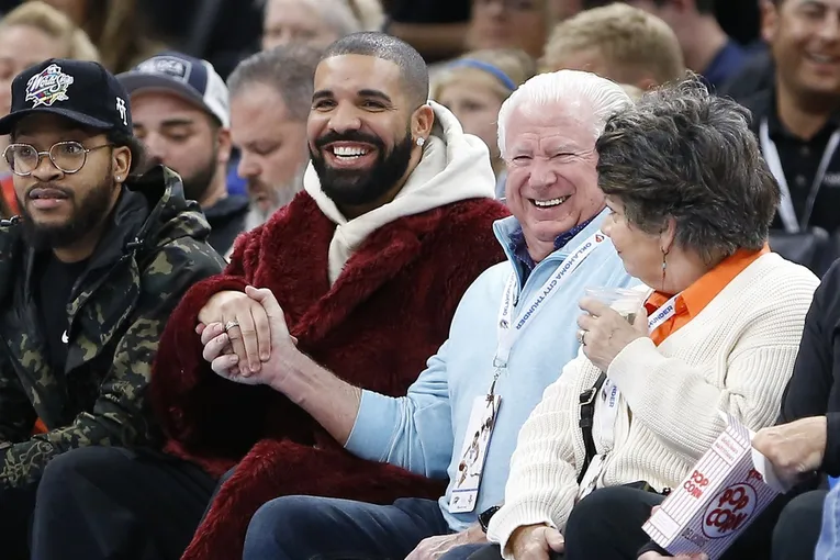 Drake Starts The New Year As Most-Streamed Rapper On Spotify