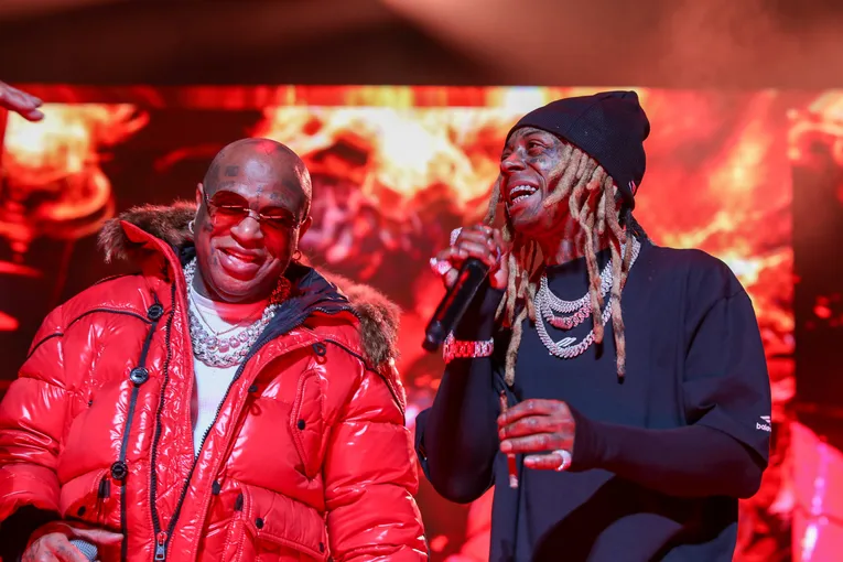 Lil Wayne & Hot Boys Hilariously Abandon Birdman On Stage In The Middle Of His Speech