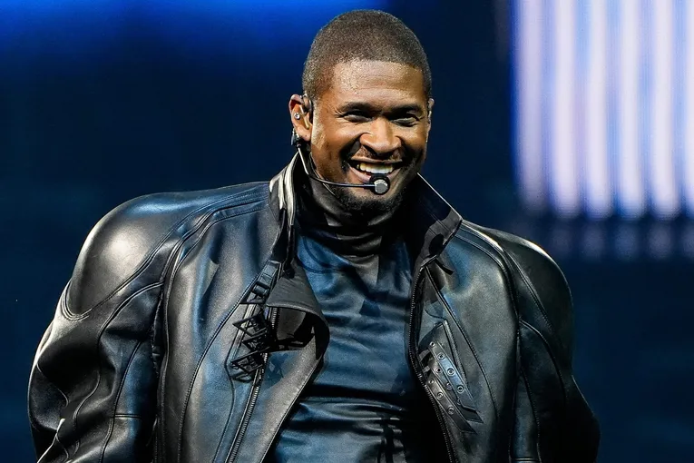 Security Guard Disgusted By Usher’s Steamy Moment With Fan