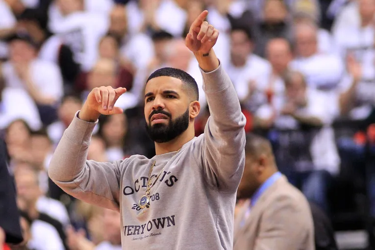 Drake Flexes His Gym Gains Amid Hype For New Album "Iceman"
