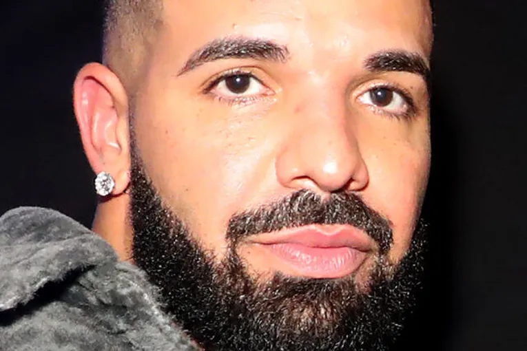 Drake’s Philosophical Backfires As Fans Question His Abs
