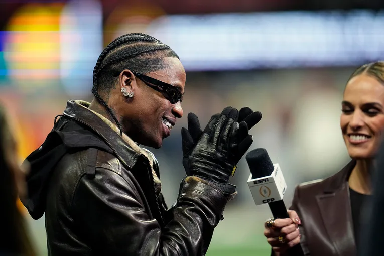 Travis Scott Seemingly Trolls Pusha T With Cryptic Twitter Follow