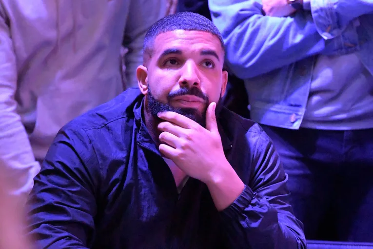 Drake Gets Stream Sniped By Fans During "ICEMAN" Live Session