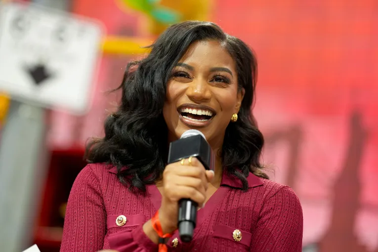 Taylor Rooks Seemingly Responds To Drake's Mention In Unreleased Song ...