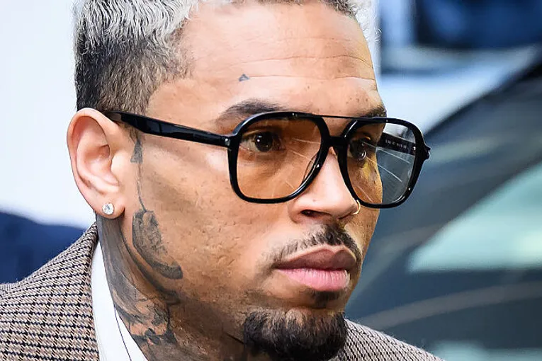 Chris Brown Unveils Snippet Sampling The Usher “Nice & Slow”
